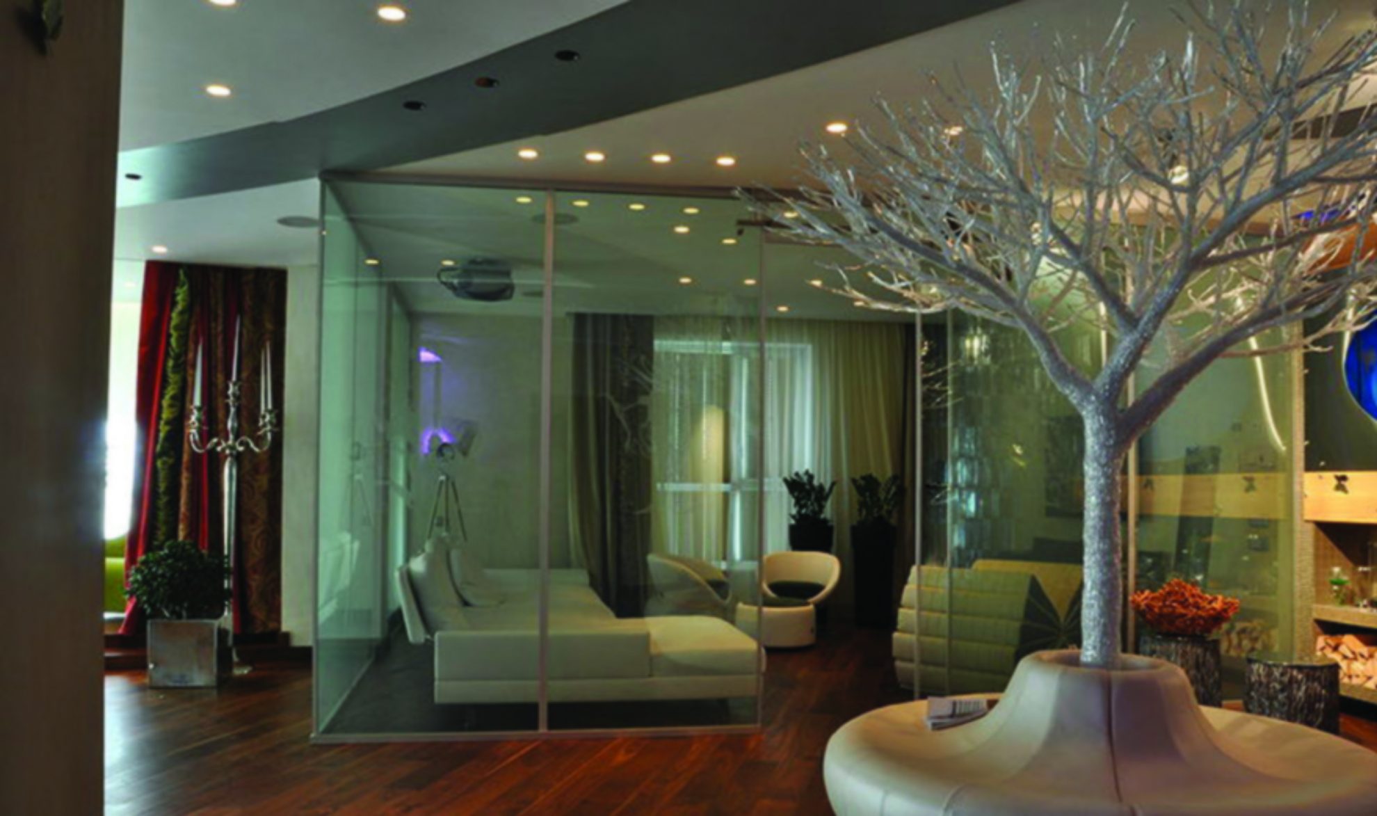 Privacy Glass for Offices – Best Solution for Co-Working Spaces | AIS Glass
